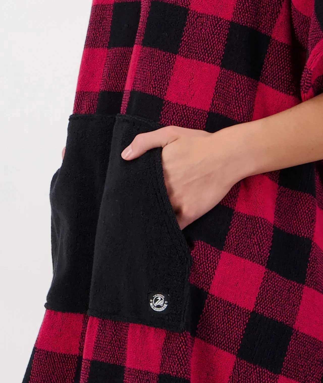 Swanndri Sumner V3 Adult Hooded Towel Red/Black Check - Beach Towels ...